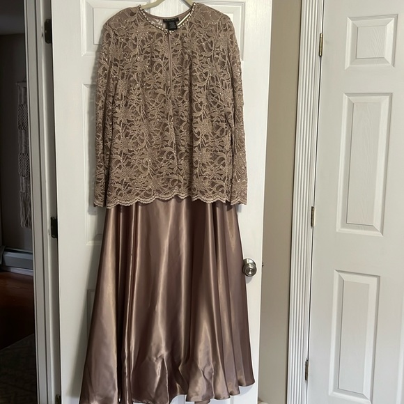 Cachet | Dresses | Cachet Evening Dress | Poshmark